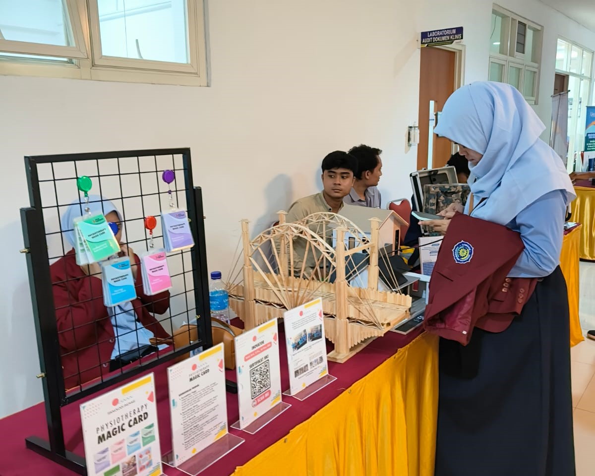 Pameran Produk Inovasi di Kegiatan Akreditasi Perguruan Tinggi Umsida ...