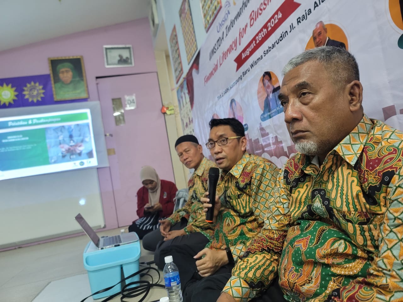 Financial Literasi Menjadi Tema Utama Abdimas Internasional Dosen Umsida di PCIM Malaysia – DRPM